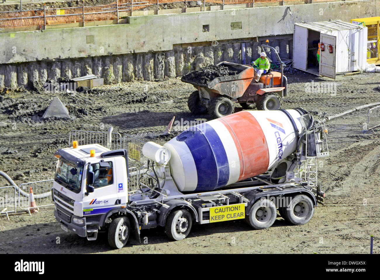 Dumper trucks construction lorries Banque de photographies et d’images ...