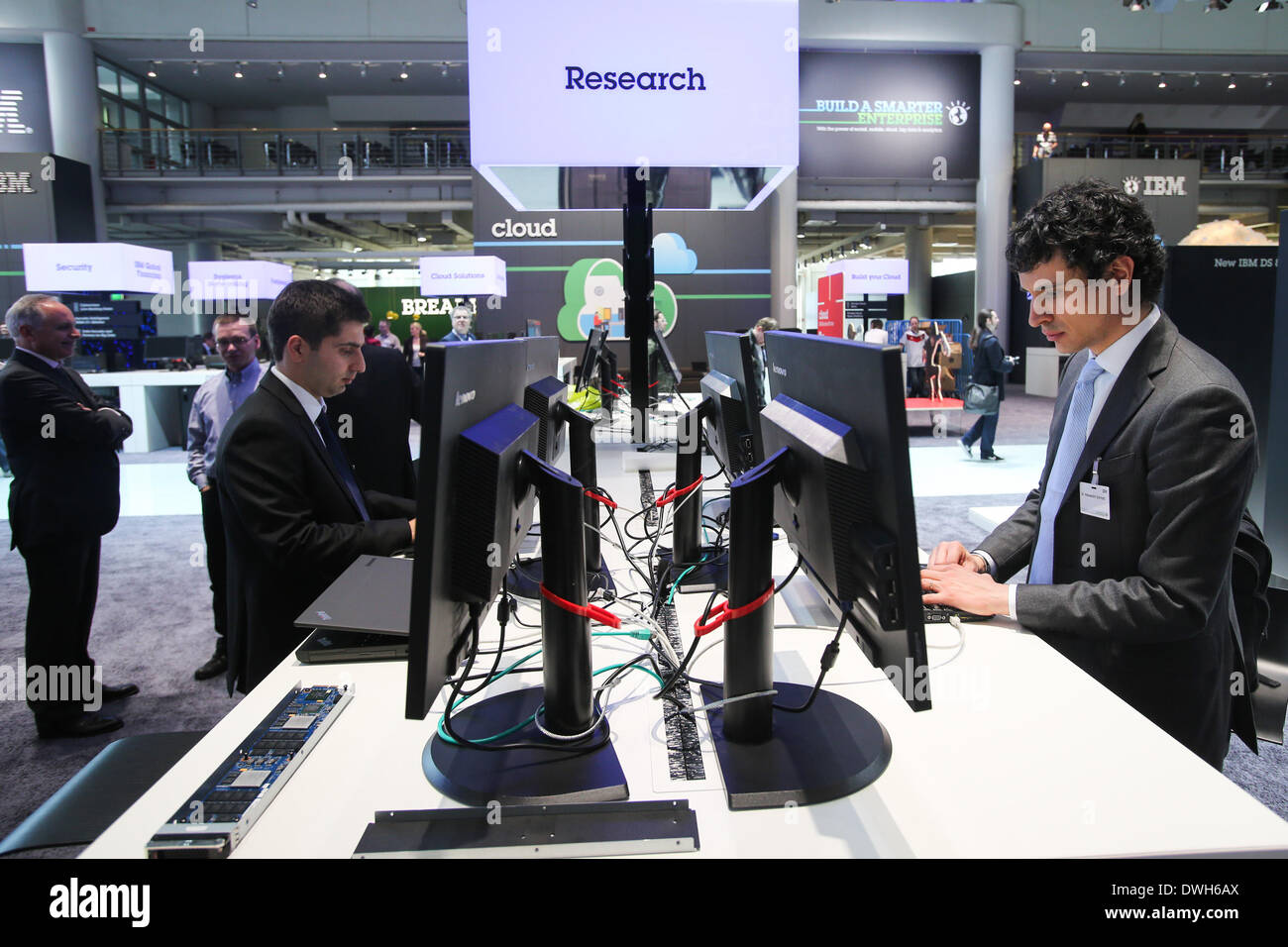 Stand ibm Banque de photographies et d’images à haute résolution - Alamy