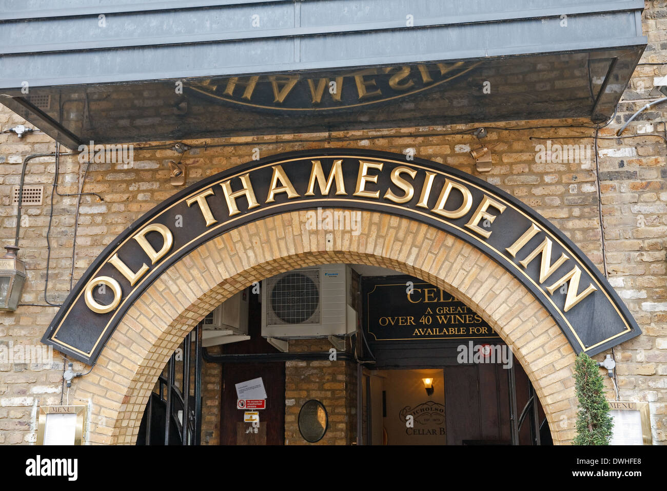 Ancienne auberge thameside Banque de photographies et d’images à haute ...