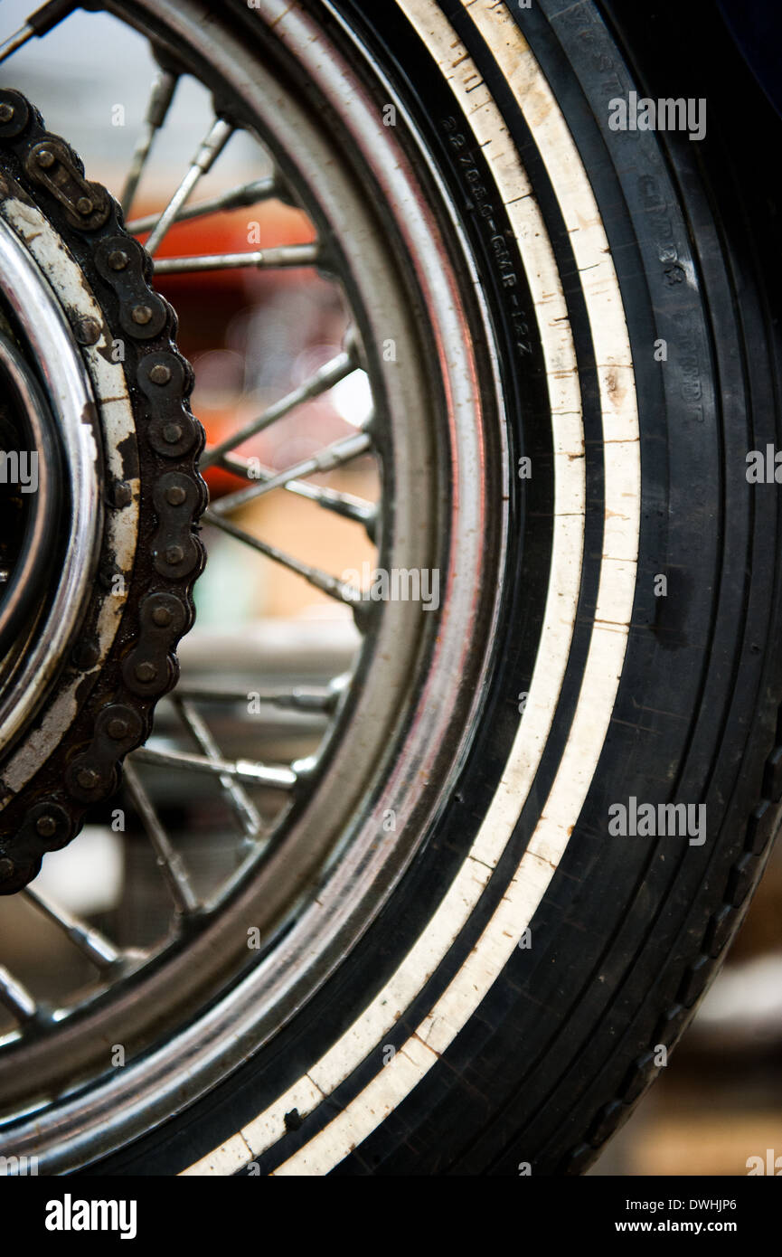 Roue de moto Banque de photographies et d’images à haute résolution - Alamy