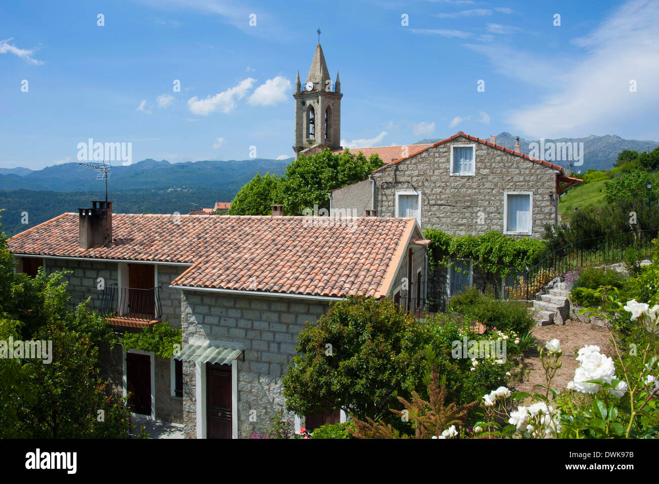 Zonza village Banque de photographies et d’images à haute résolution ...