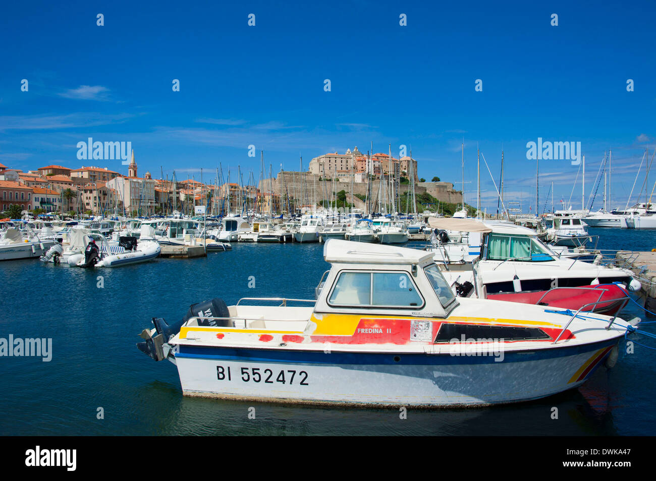 Vieille ville de calvi Banque de photographies et d’images à haute ...