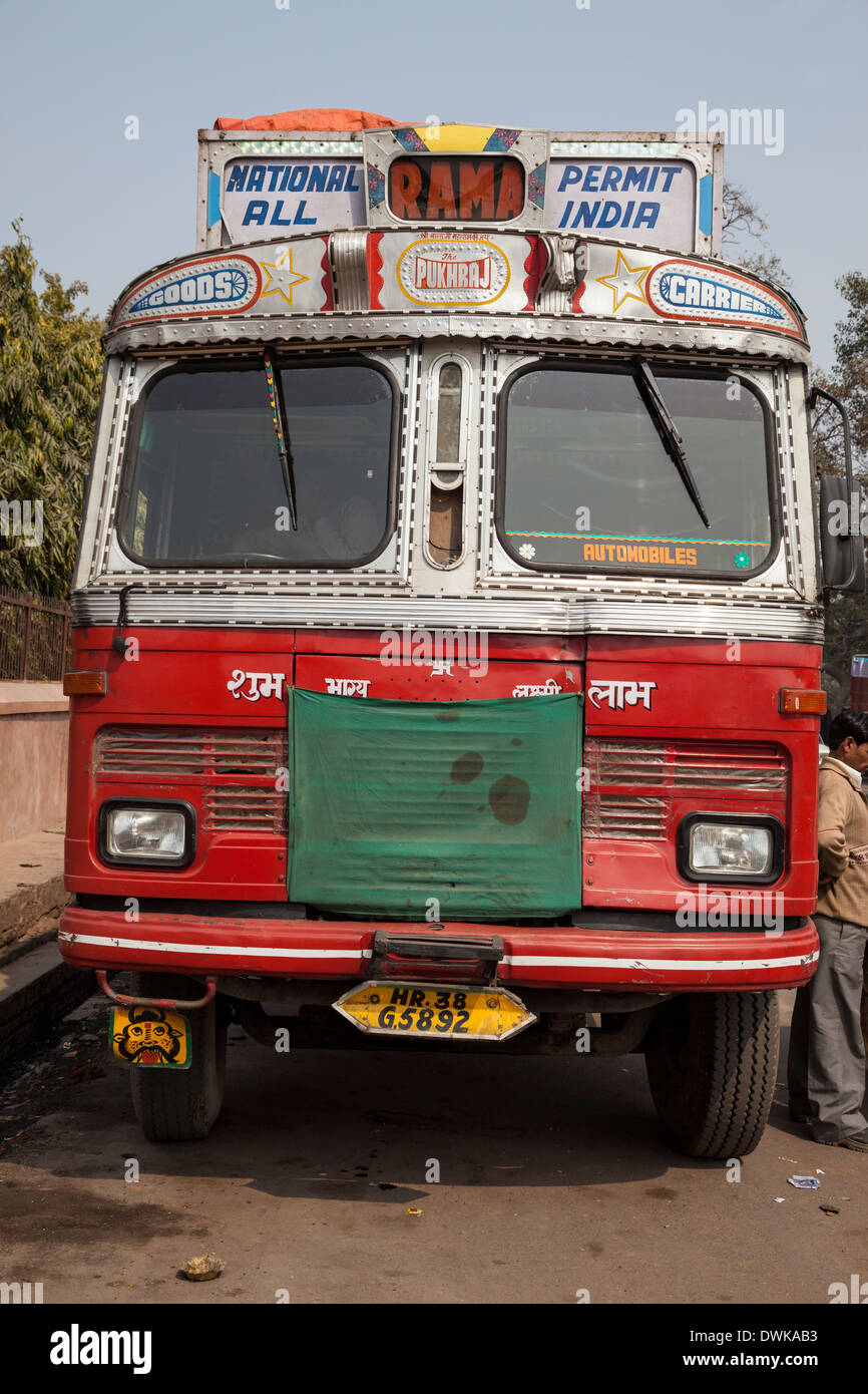 Bus inde Banque de photographies et d’images à haute résolution - Alamy