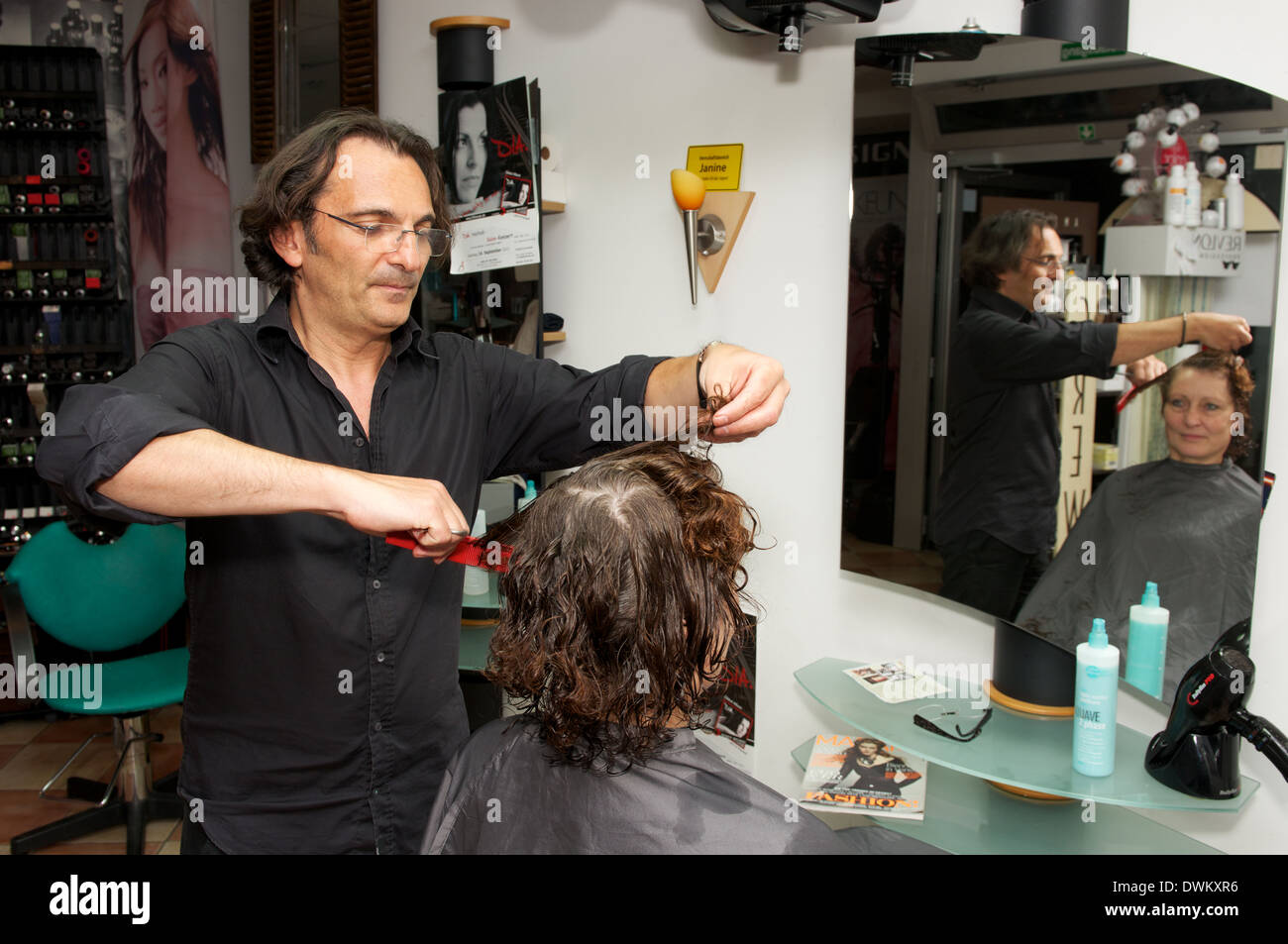 Coiffeur pour dames Banque de photographies et d’images à haute ...