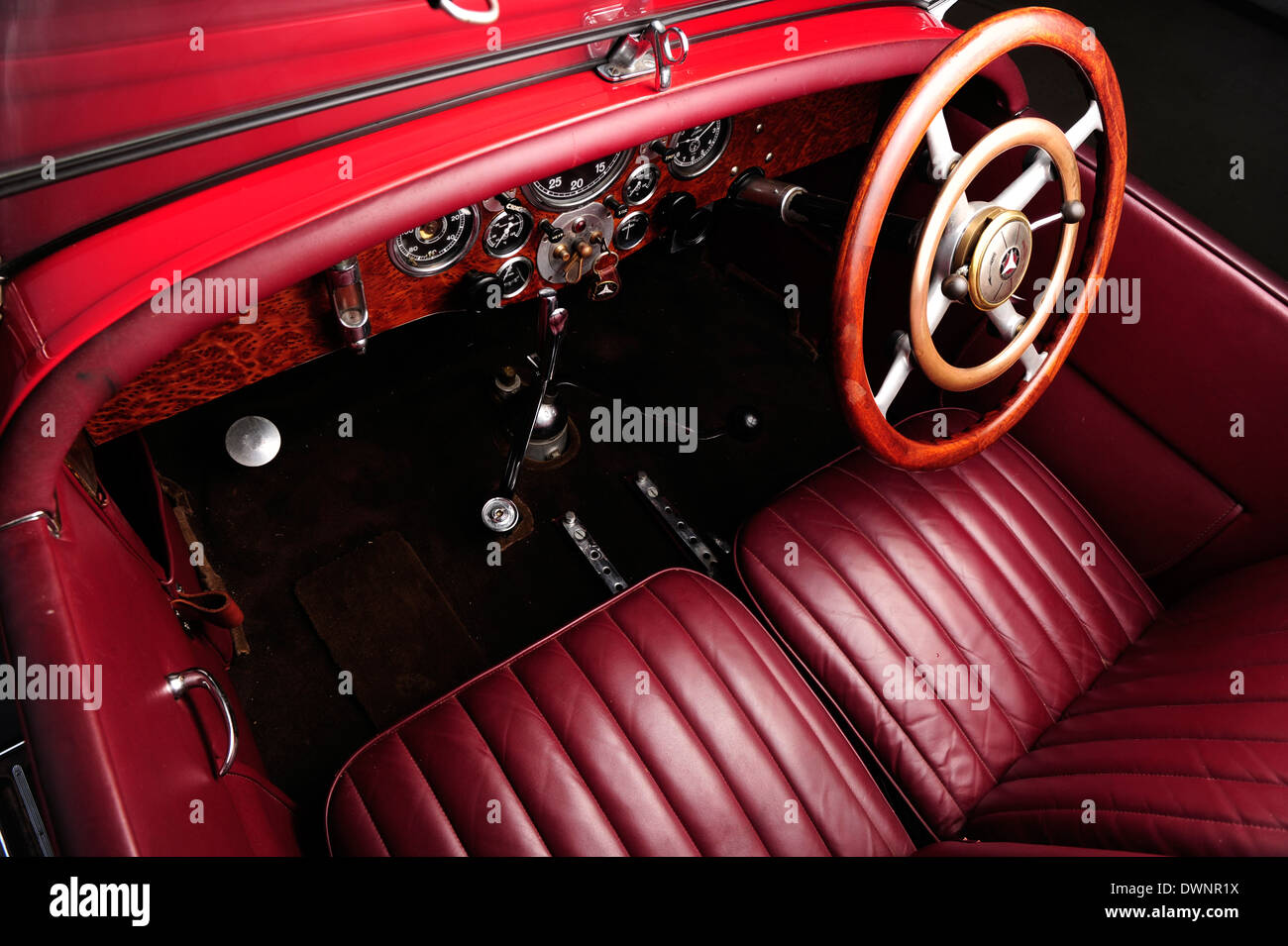 1 litre car Banque de photographies et d’images à haute résolution - Alamy