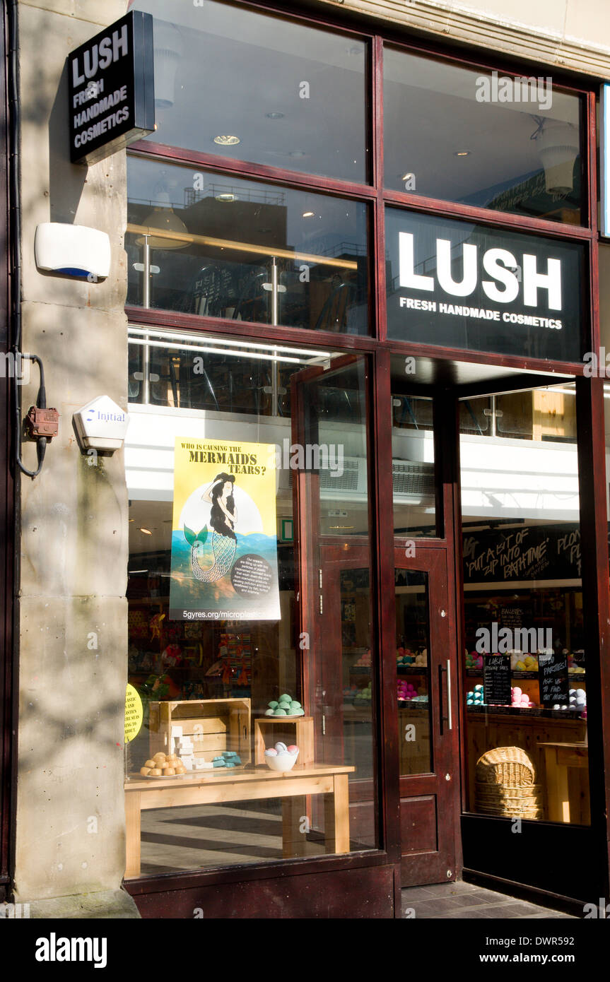 Le magasin de parfum high street store royaume uni Banque de ...