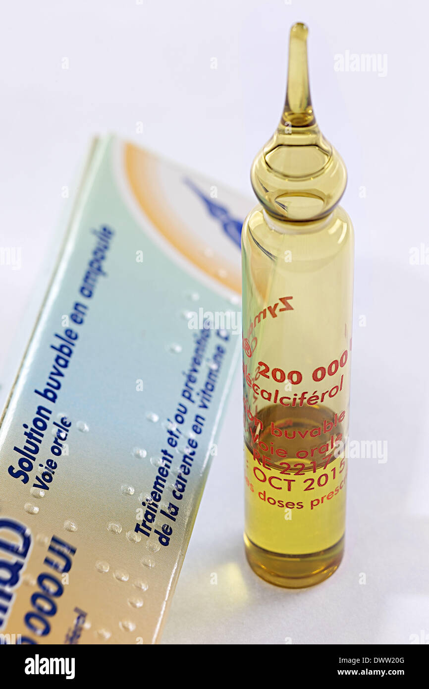 Vitamin d vial Banque de photographies et d’images à haute résolution ...