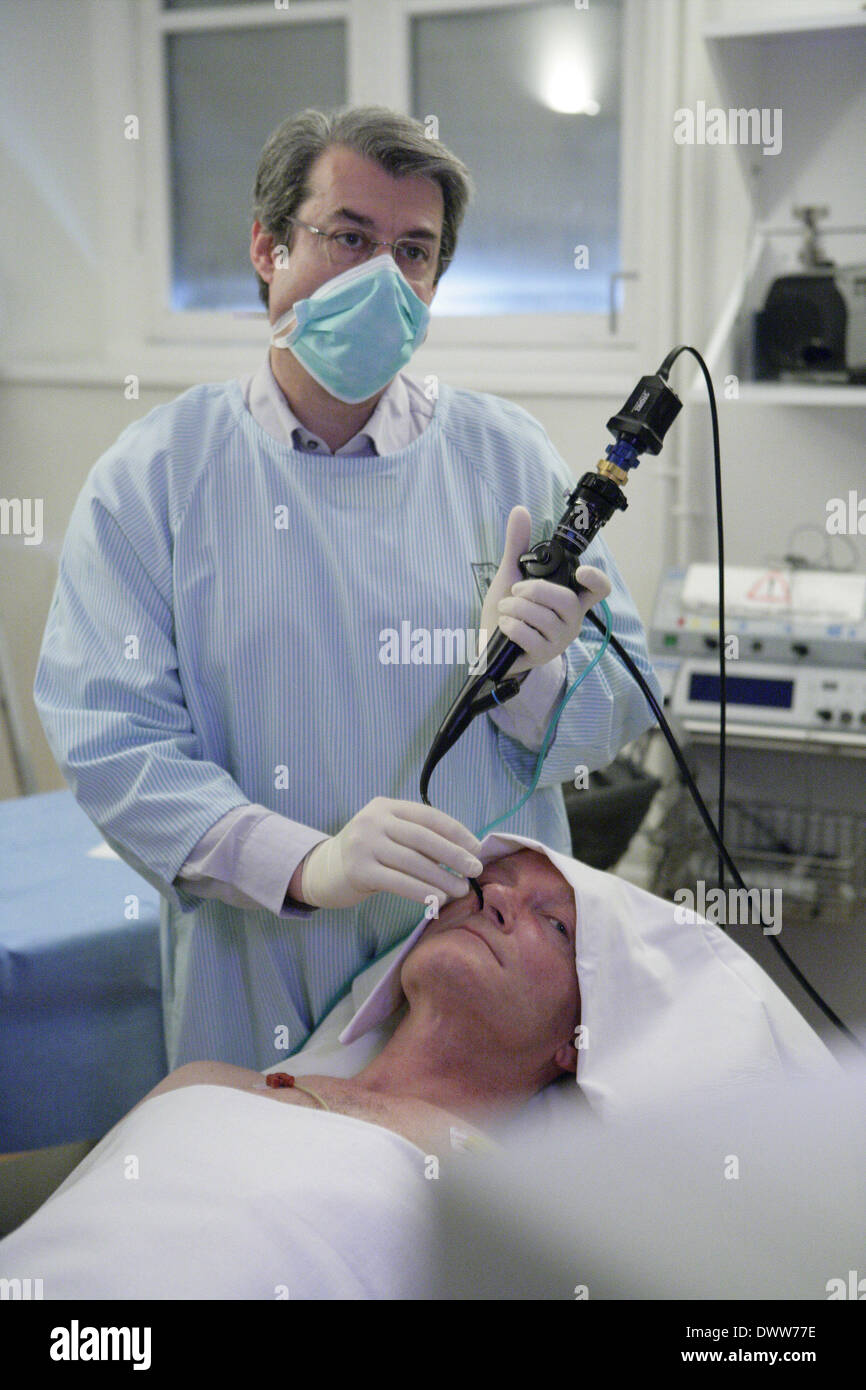 Bronchial endoscopy Banque de photographies et d’images à haute ...