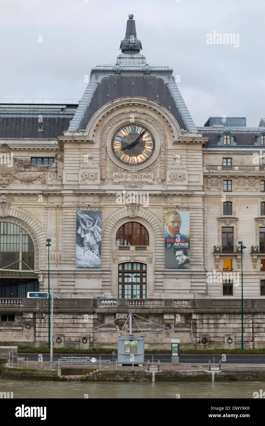 Paris-orléans Réveil Musée d'Orsay ancien terminal de chemin de fer à ...
