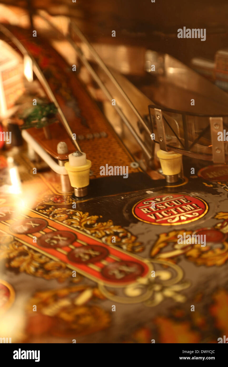 Jeu flipper vintage Banque de photographies et d’images à haute ...