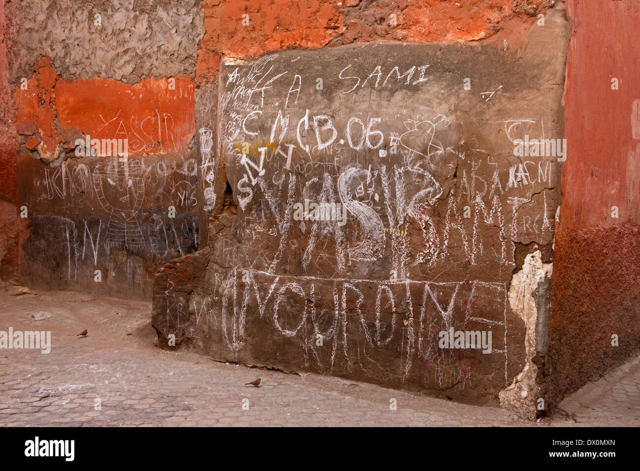 Graffitis maroc Banque de photographies et d’images à haute résolution ...