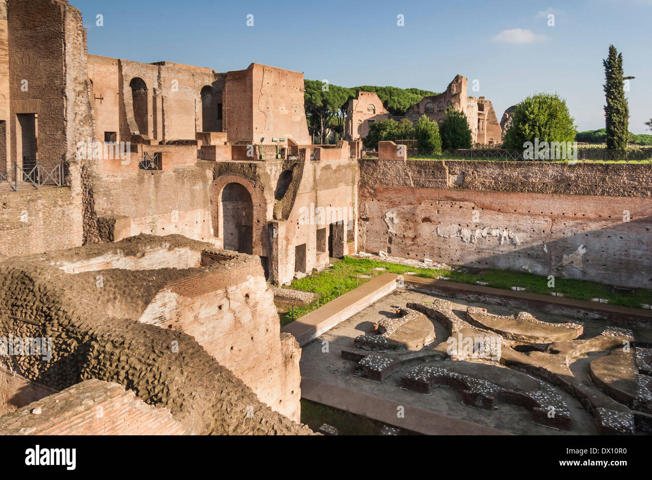 Ruines romaines à rome Banque de photographies et d’images à haute ...