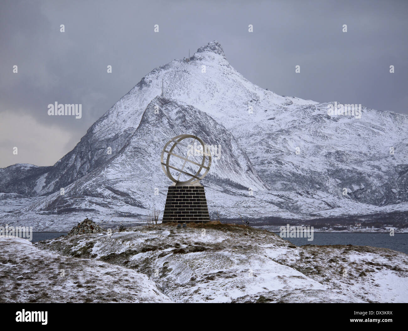 Monument du cercle arctique Banque de photographies et d’images à haute ...