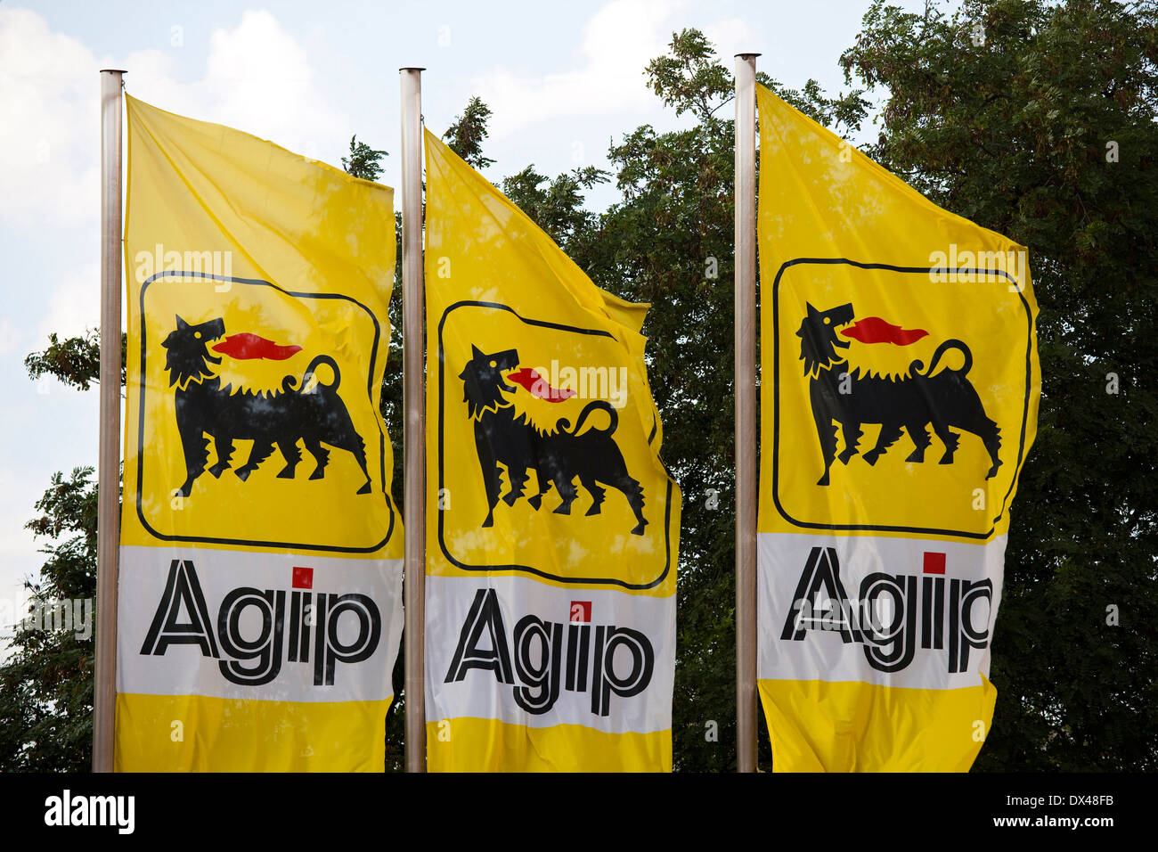 Station d'essence marque agip Banque de photographies et d’images à ...