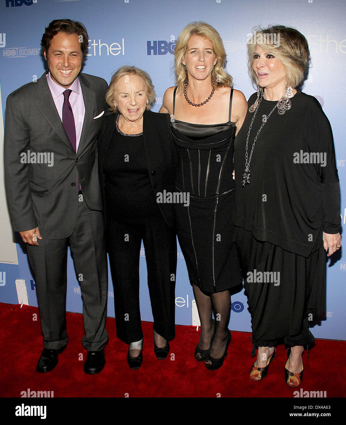 Ethel kennedy Banque de photographies et d’images à haute résolution ...