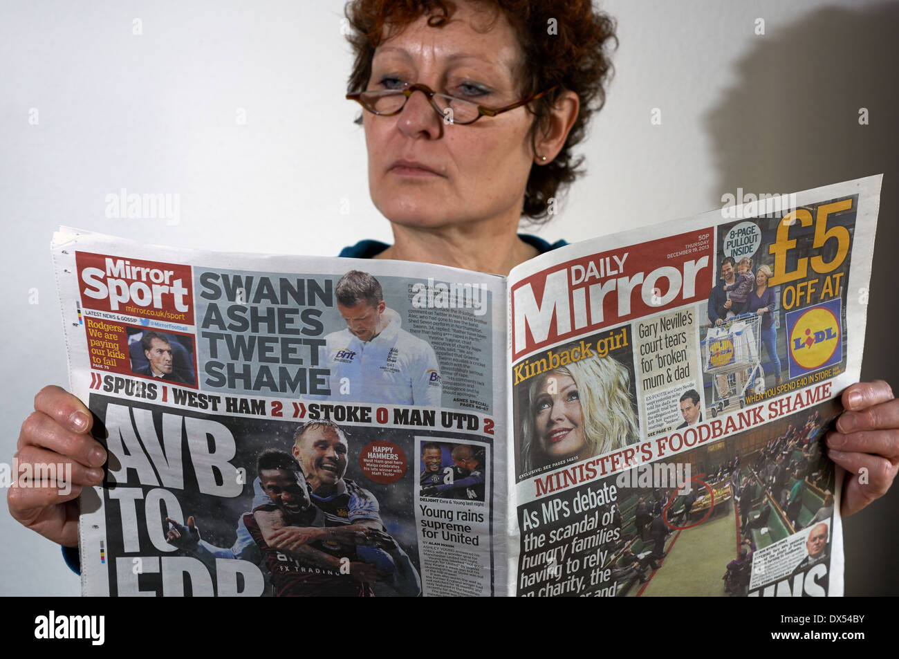 Daily mirror newspaper Banque de photographies et d’images à haute ...