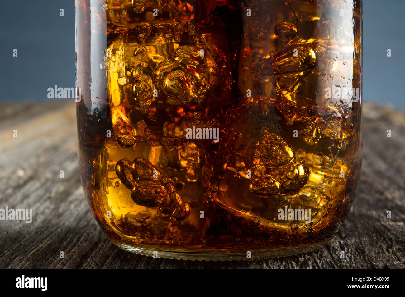 Rhum Cola Banque d'image et photos - Alamy