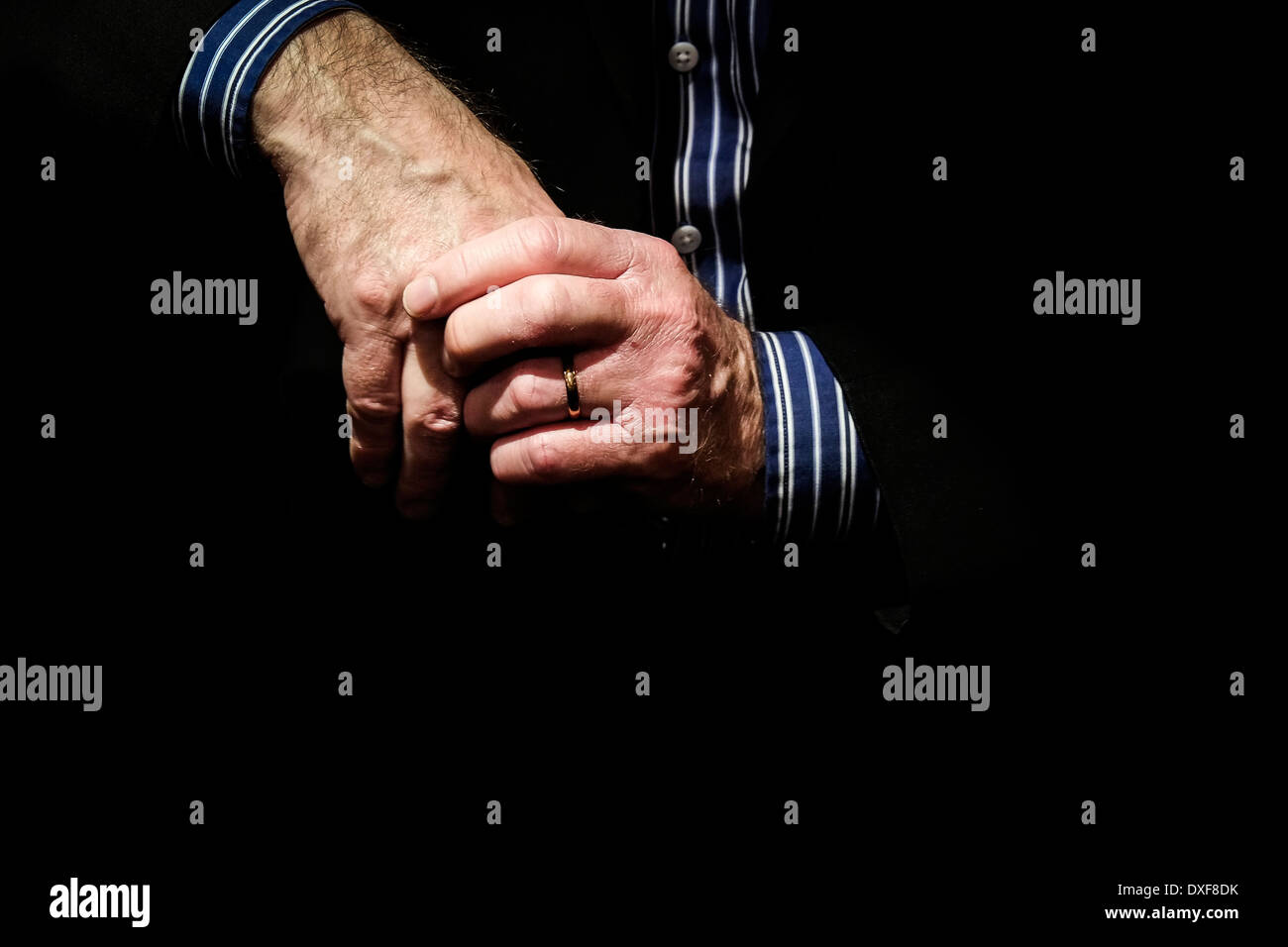 Les mains jointes Banque de photographies et d’images à haute ...