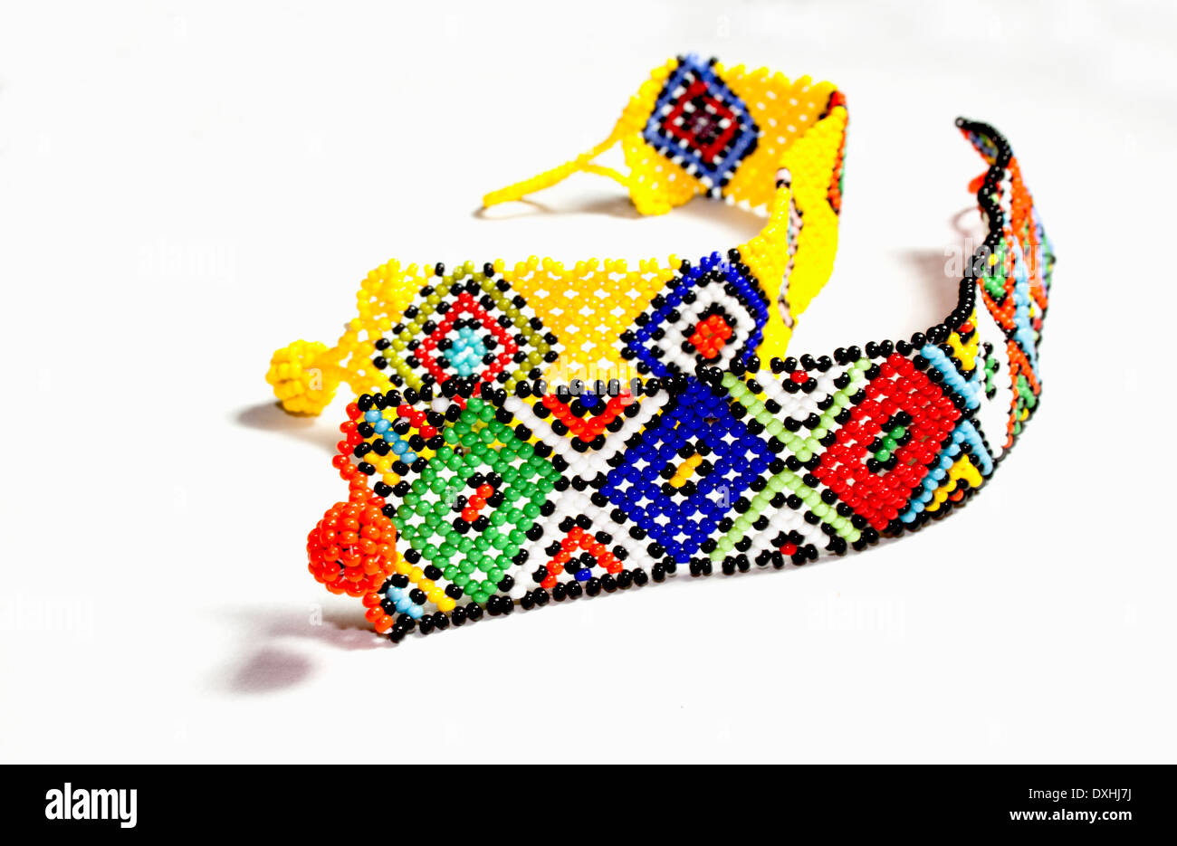 Bracelets de perles rouges Banque de photographies et d’images à haute ...