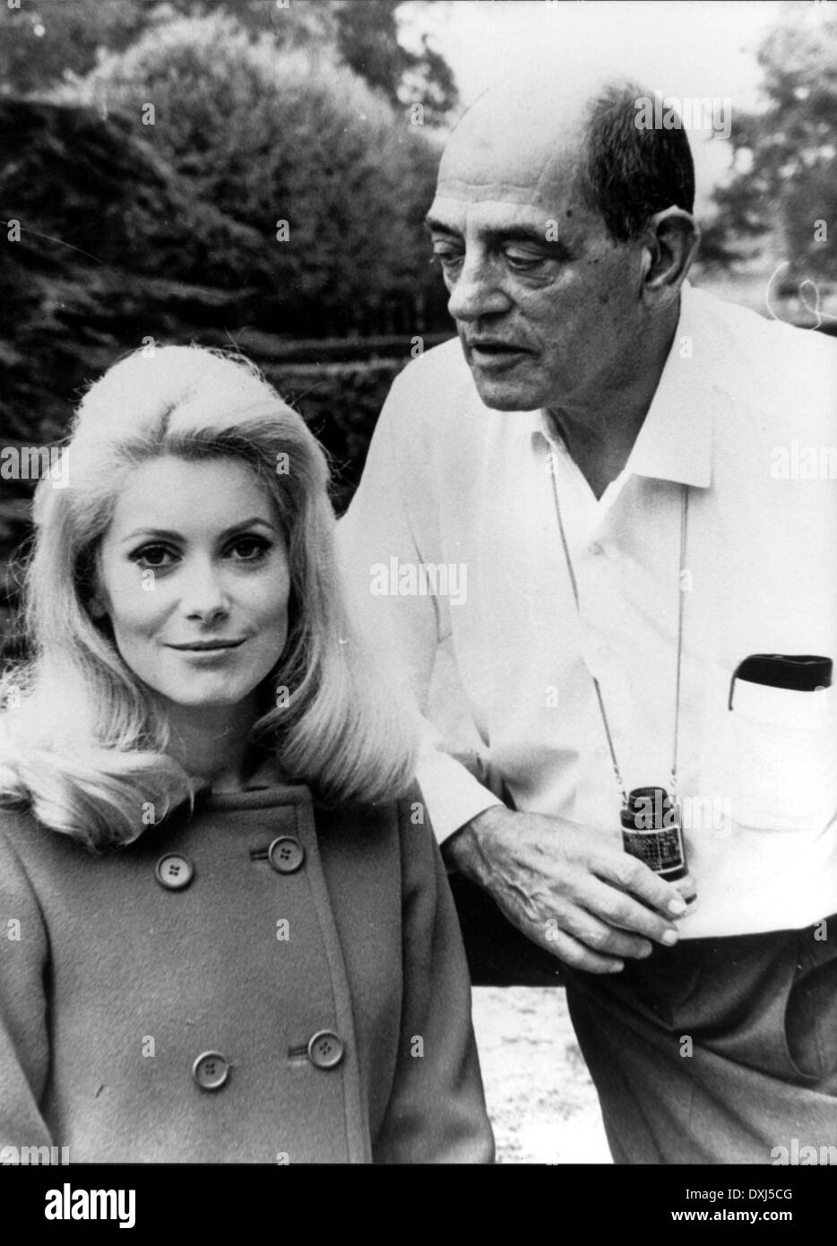 Belle de jour 1967 catherine deneuve Banque de photographies et d’images à haute résolution - Alamy