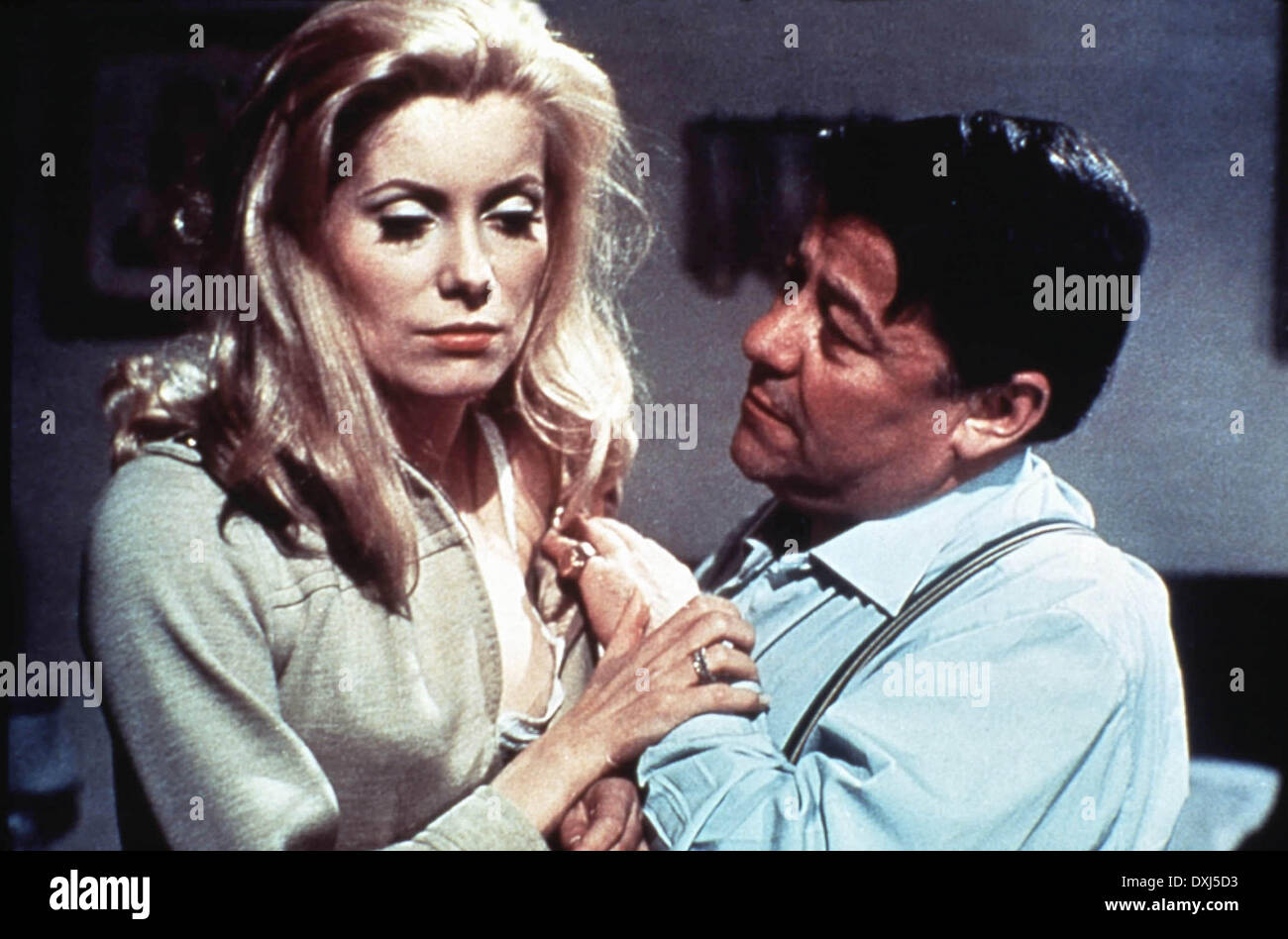 Belle de jour 1967 catherine deneuve Banque de photographies et d’images à haute résolution - Alamy