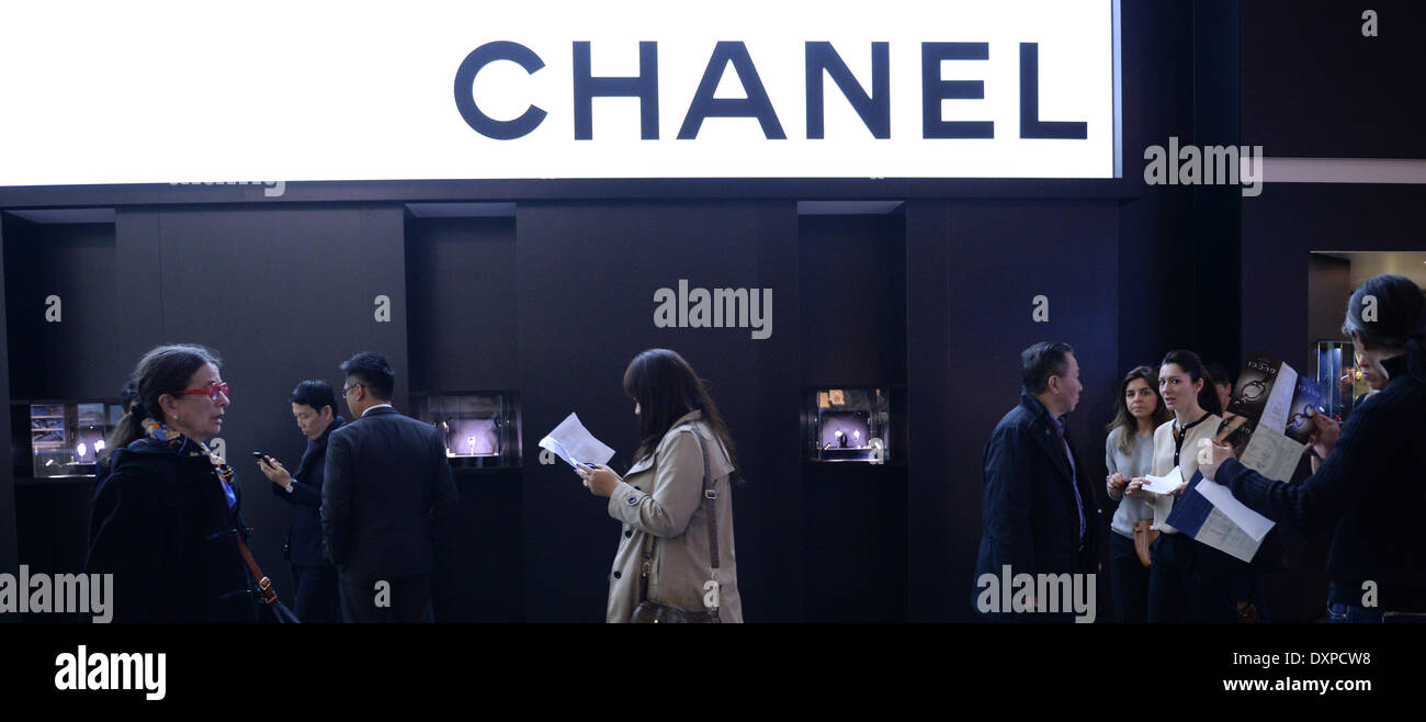 Stand chanel Banque de photographies et d’images à haute résolution - Alamy