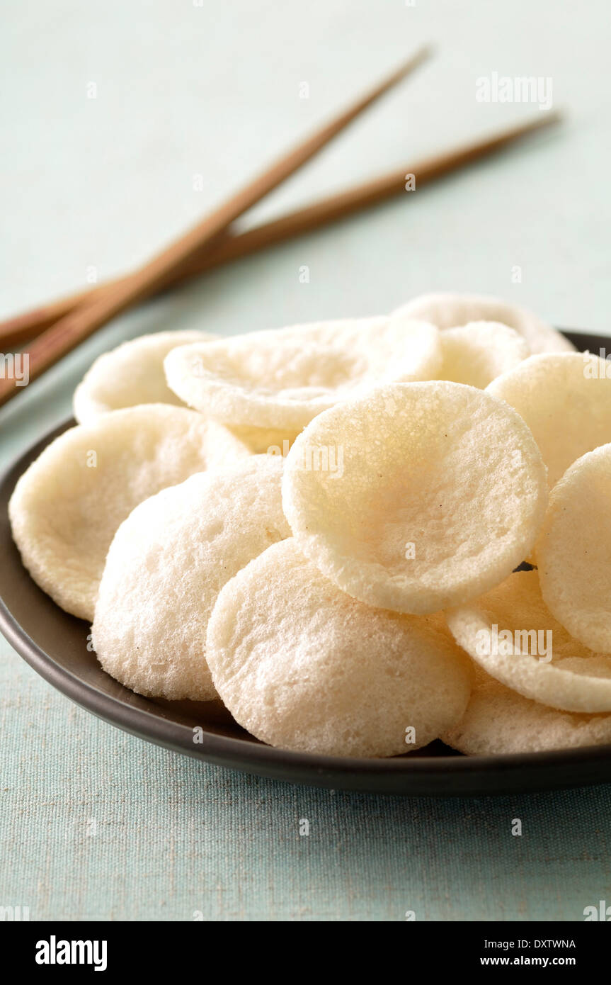 Chips de crevettes chinois Photo Stock - Alamy