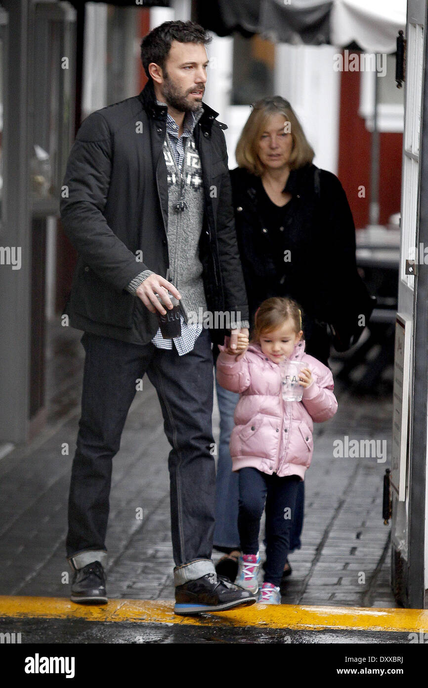 Ben Affleck Seraphina Affleck et Chris Affleck Ben Affleck laissant Le ...