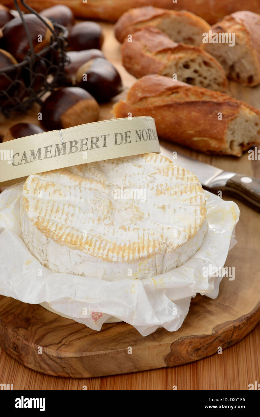 Camembert box Banque de photographies et d’images à haute résolution ...