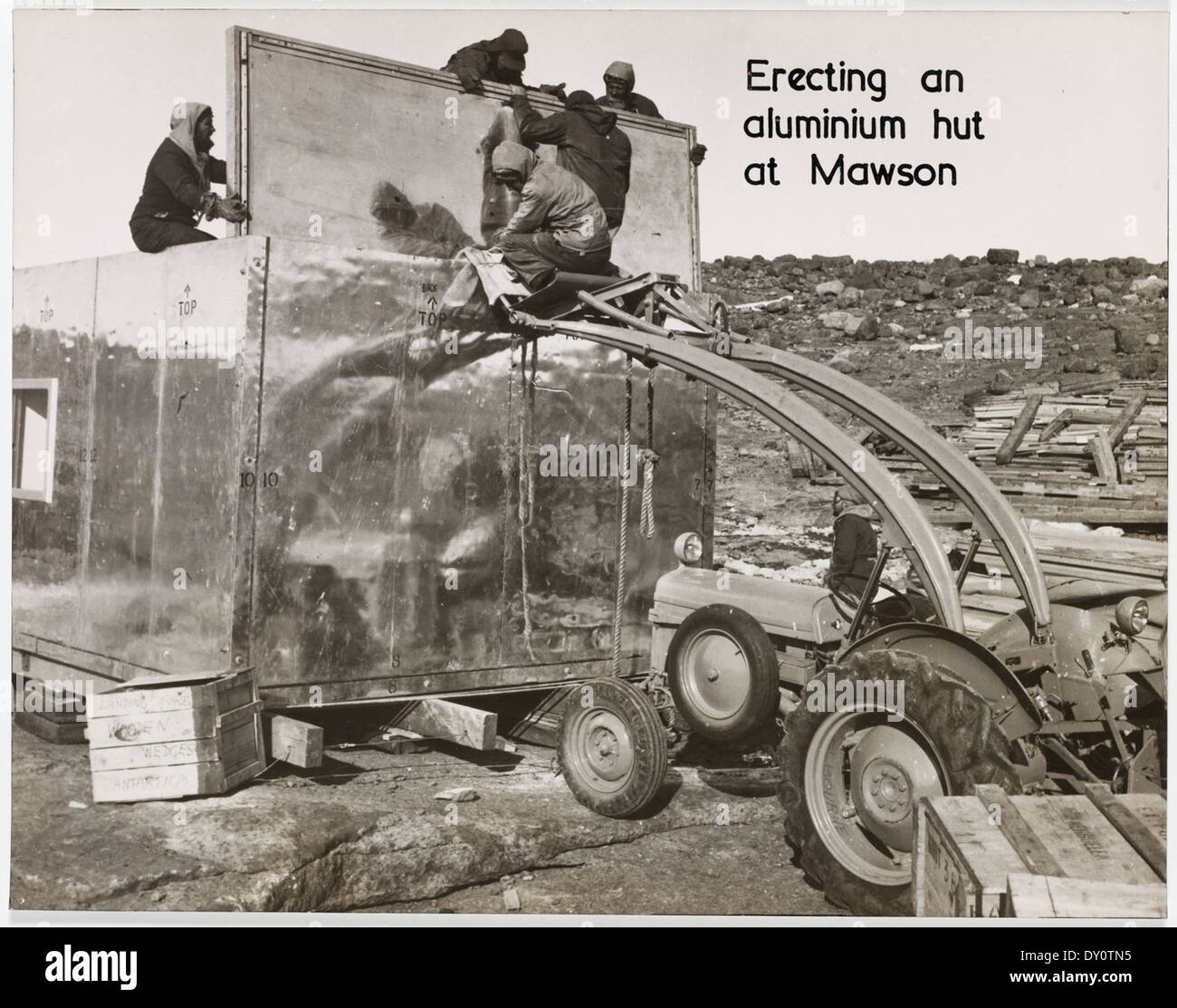 Le tracteur de fourche de levage en aluminium toit sur hut. Mawson ...