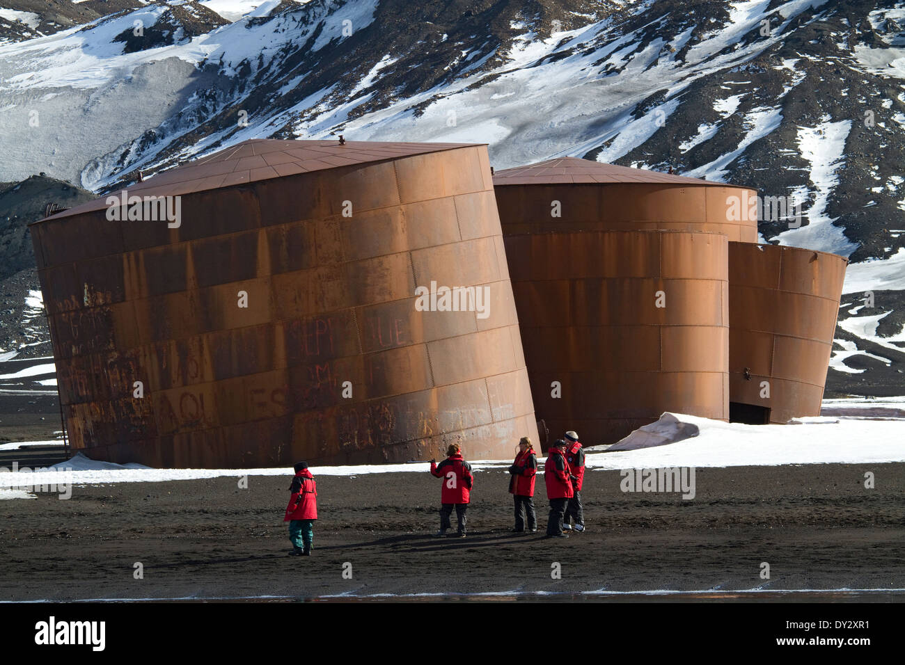 Le tourisme baleinier antarctique à la baie, l'île de la déception. Les ...