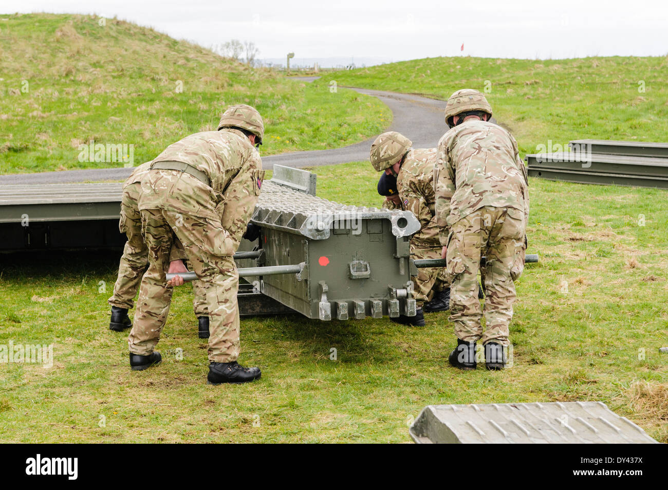 Uniforme militaire mobile royal Banque de photographies et d’images à ...