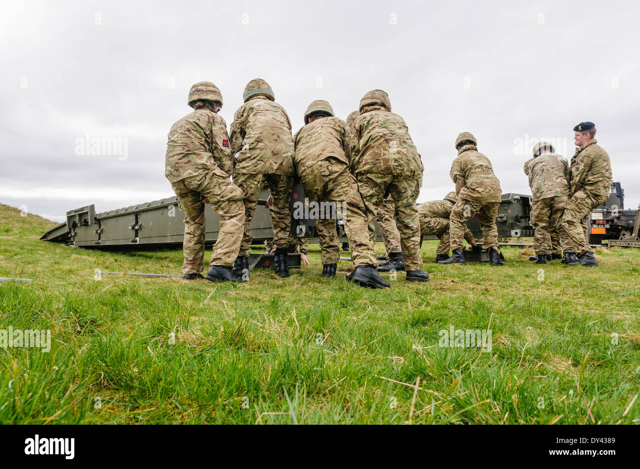 Uniforme militaire mobile royal Banque de photographies et d’images à ...