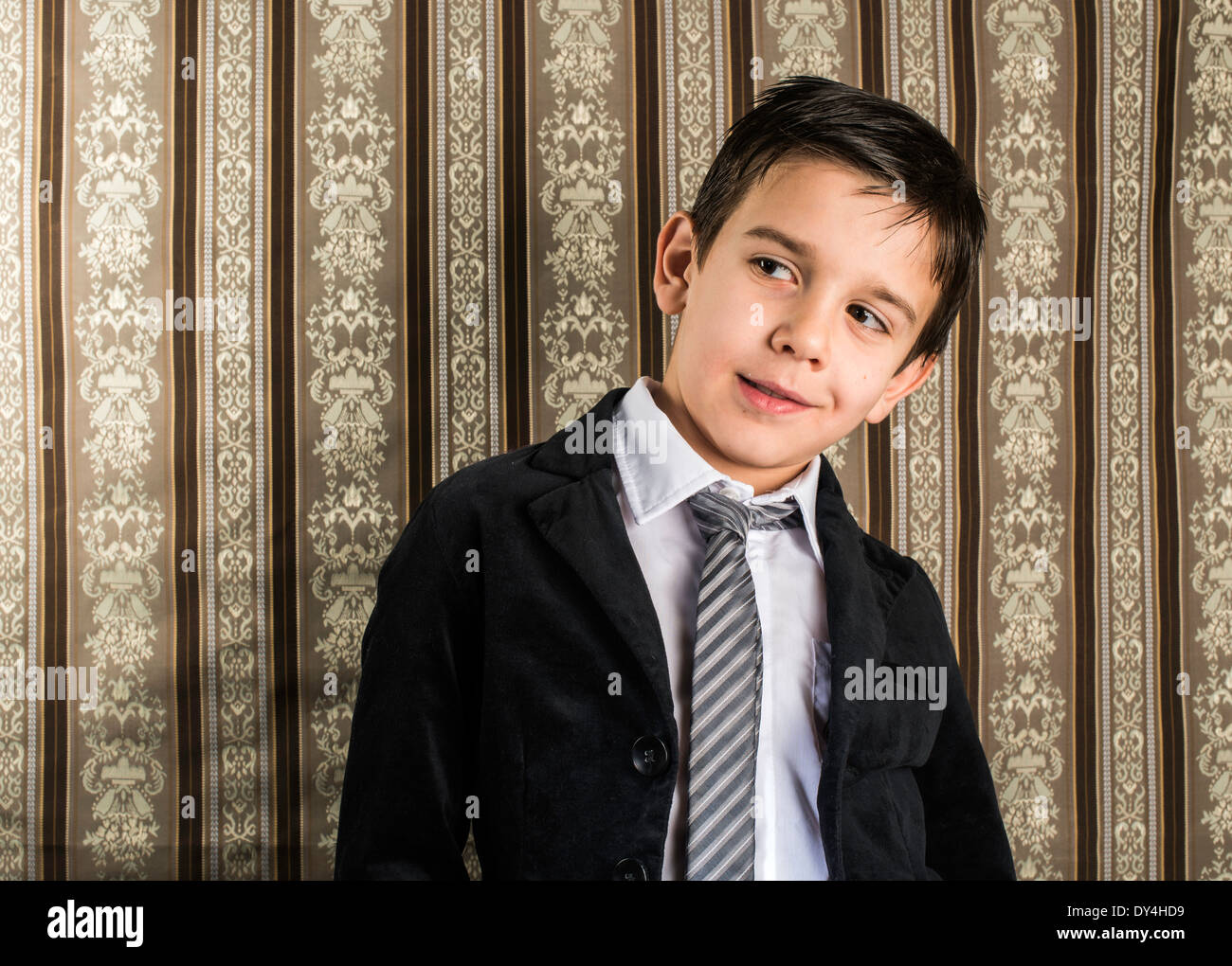 Little boy vintage Banque de photographies et d’images à haute ...