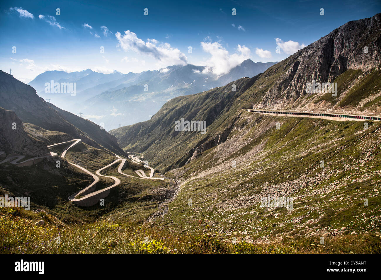 Ancienne route du col du gothard Banque de photographies et d’images à ...