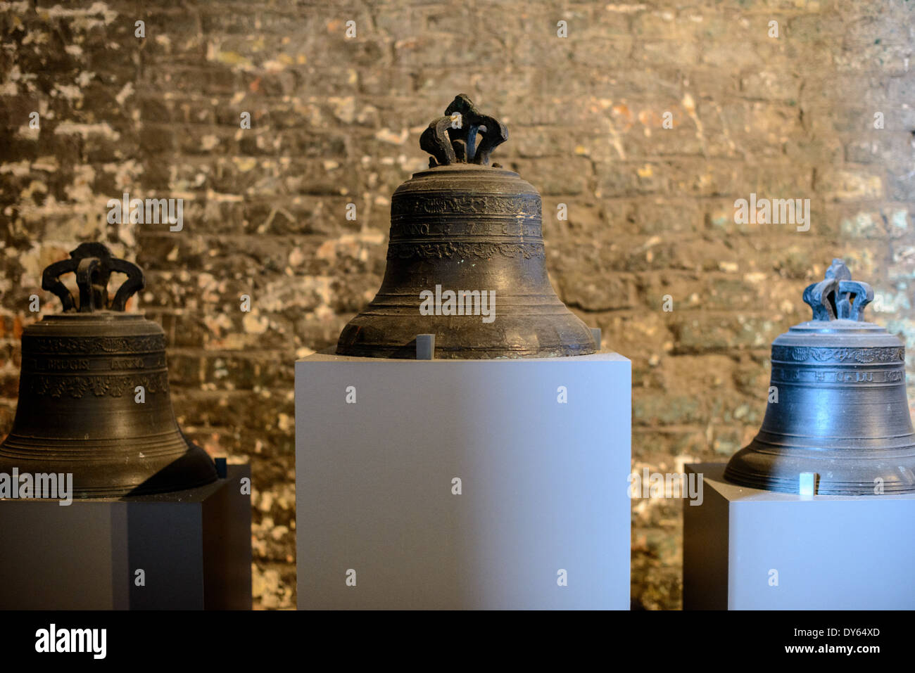 Cloche de bourdon Banque d'image et photos - Alamy