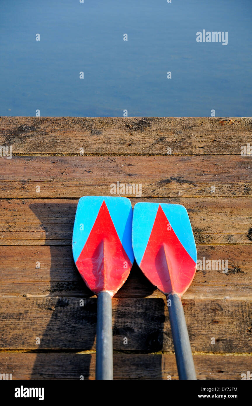 Wood canoe paddle isolated on Banque de photographies et d’images à ...