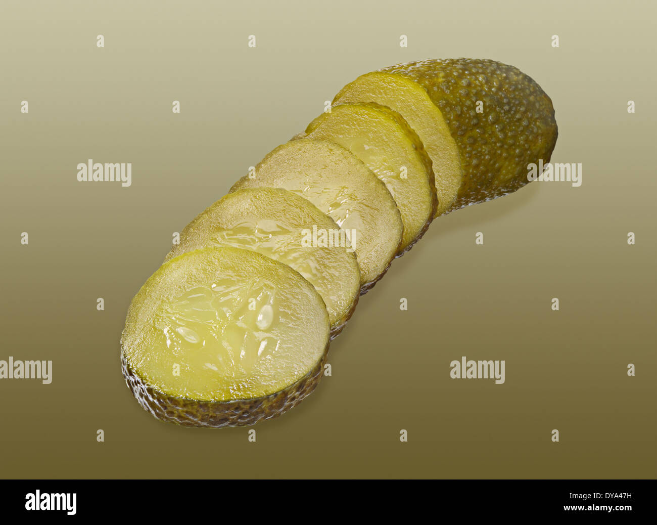 Tranches de cornichons Banque de photographies et d’images à haute ...