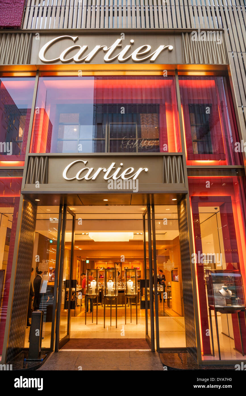 Japan tokyo ginza cartier store Banque de photographies et d’images à ...