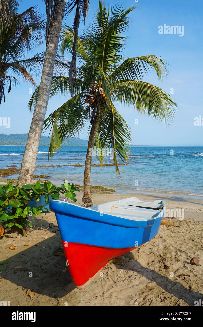 Sur une plage de puerto viejo talamanca Banque de photographies et d ...