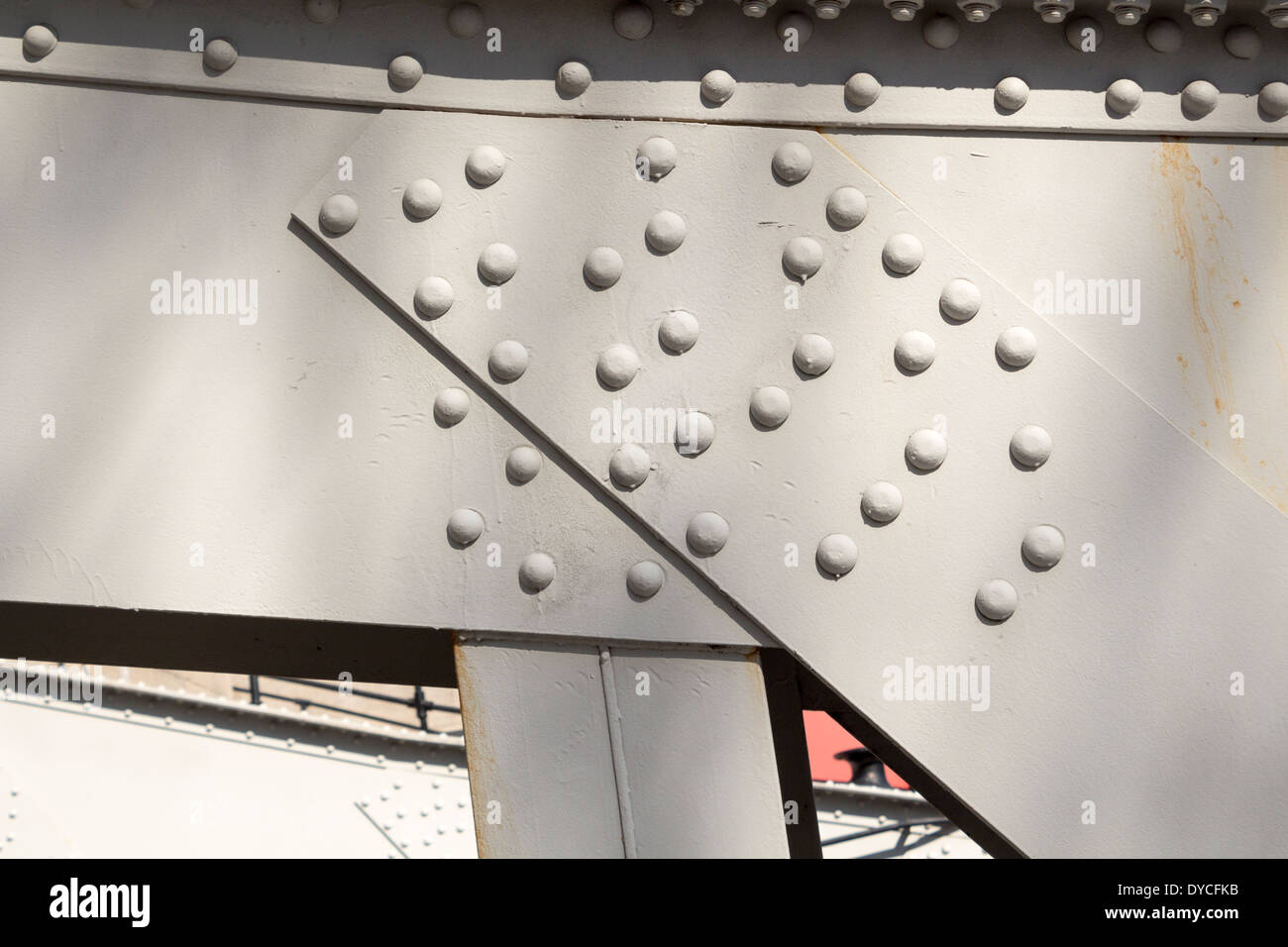 Riveted beam Banque de photographies et d’images à haute résolution - Alamy