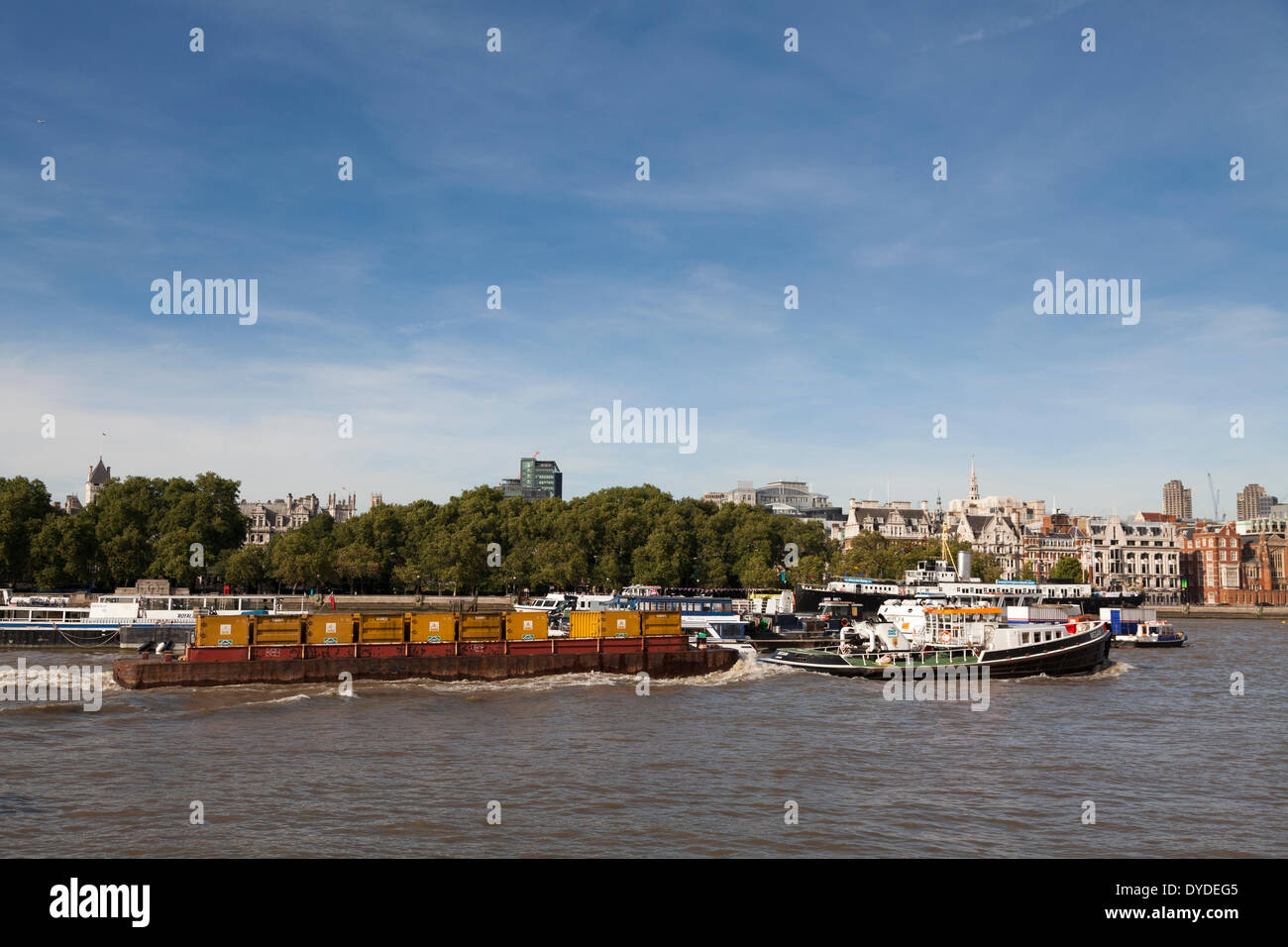 Barge containers transport Banque de photographies et d’images à haute ...
