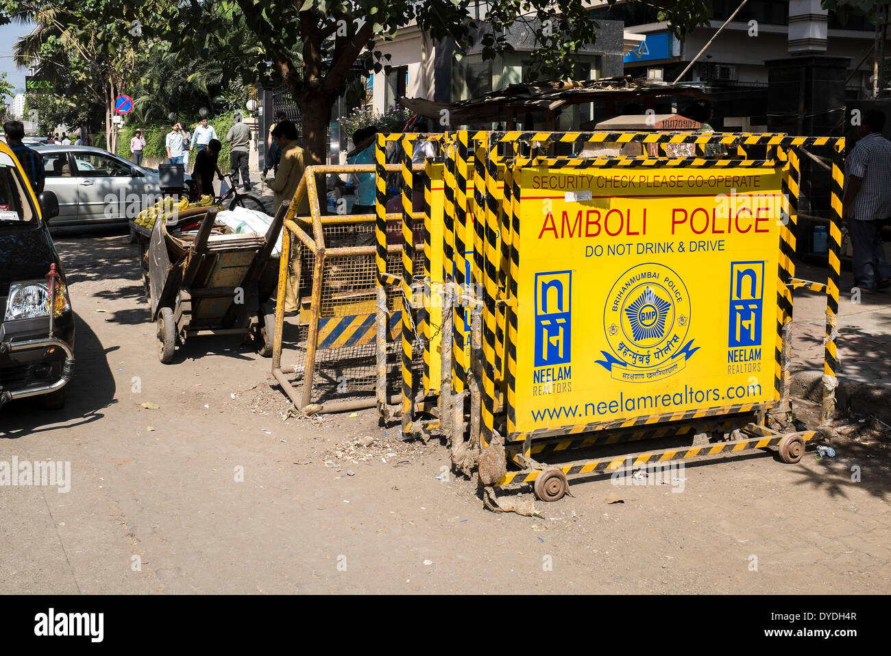 Checkpoint Barrier Road Banque d'image et photos - Alamy