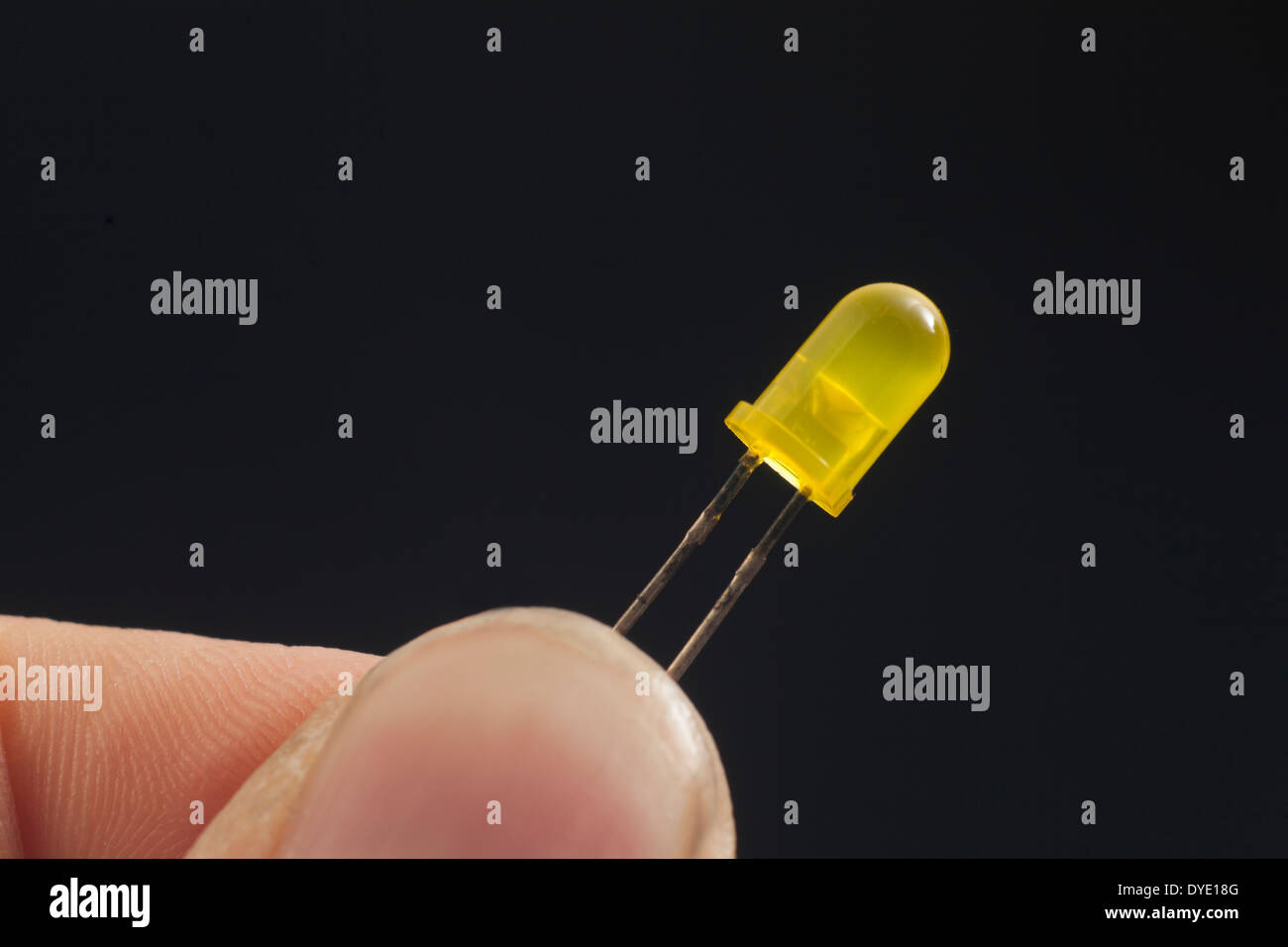 Led jaune Banque de photographies et d’images à haute résolution - Alamy