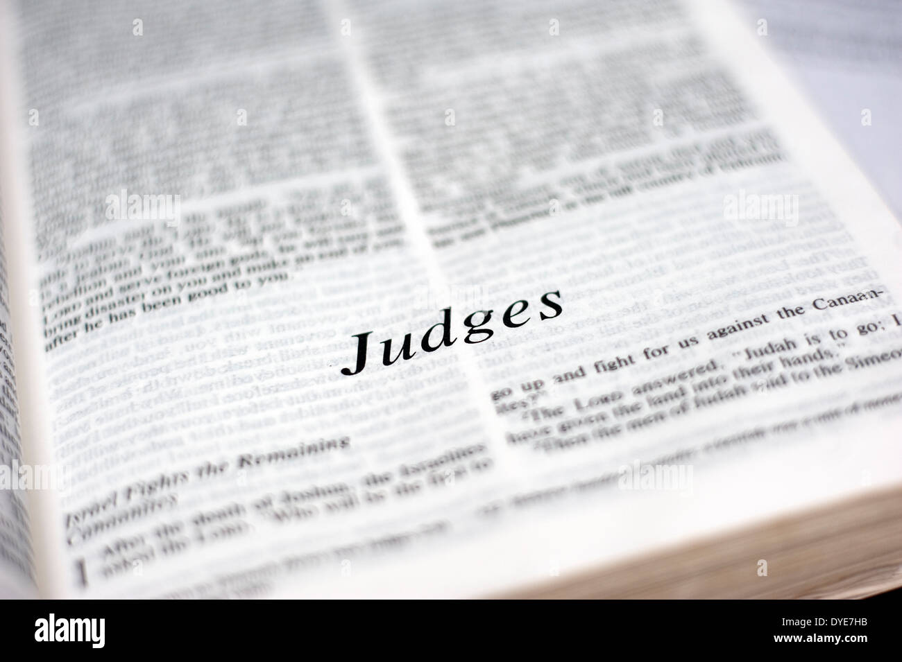 Judges bible Banque de photographies et d’images à haute résolution - Alamy
