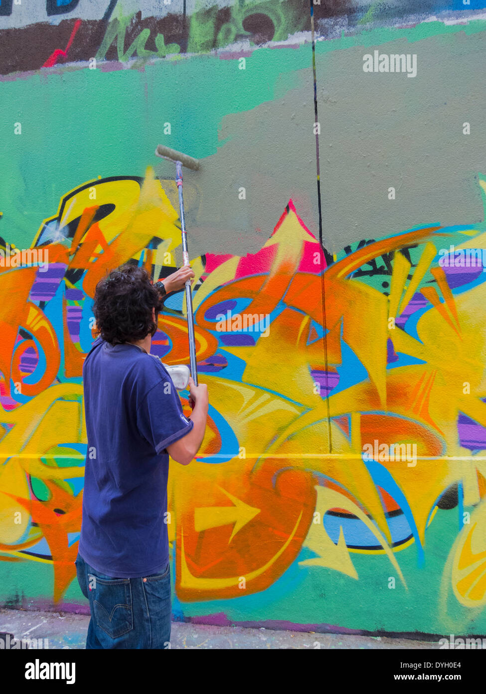 Mur d'art graffitti paris artistes Banque de photographies et d’images ...