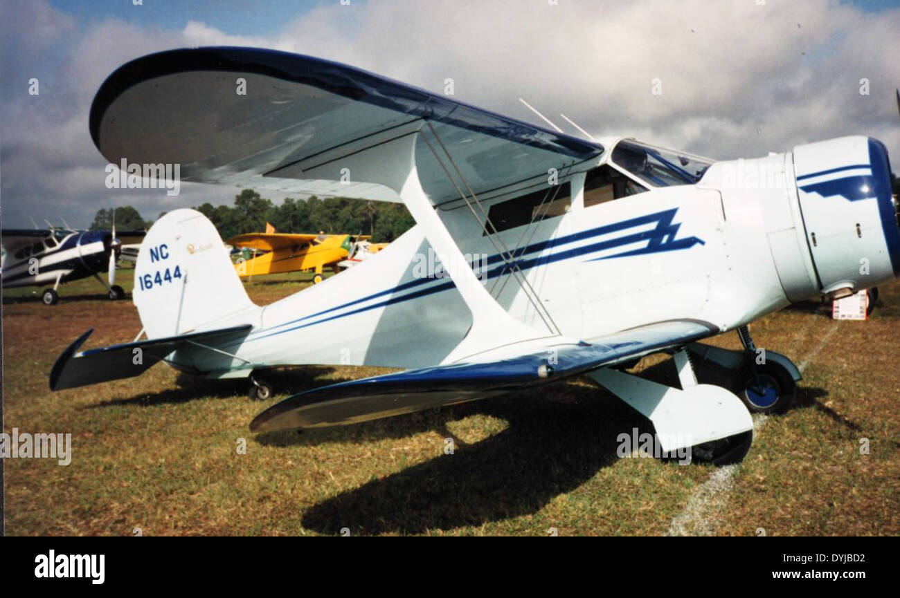 Staggerwing aircraft Banque de photographies et d’images à haute ...