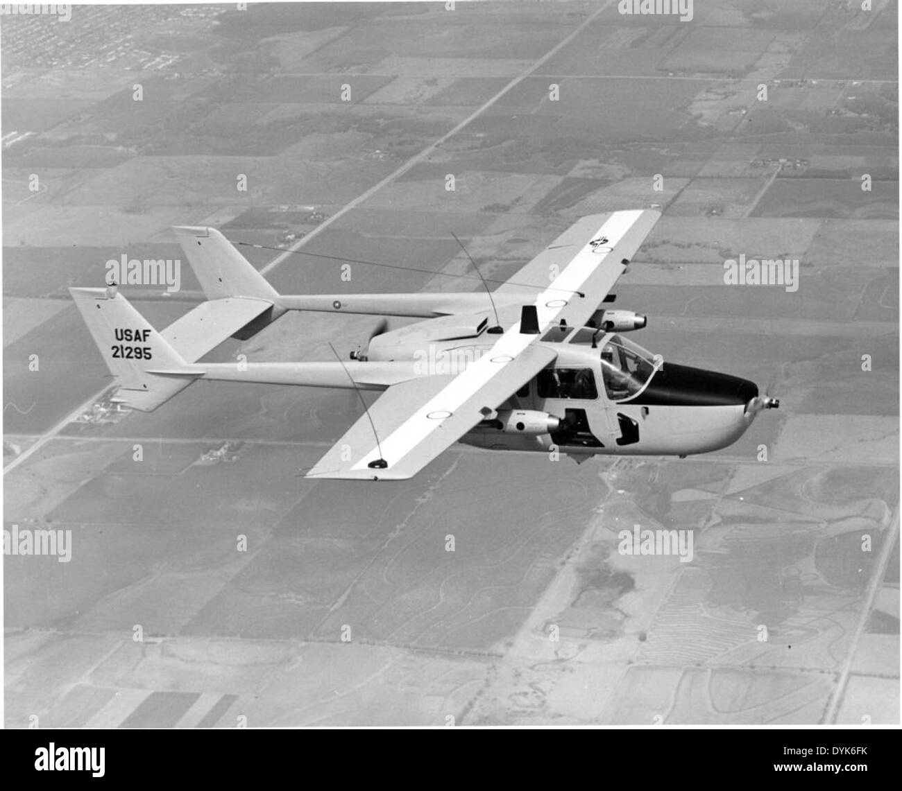 Le Cessna O-2A, piloté par le pilote d'essai mort Brown, fait partie de ...