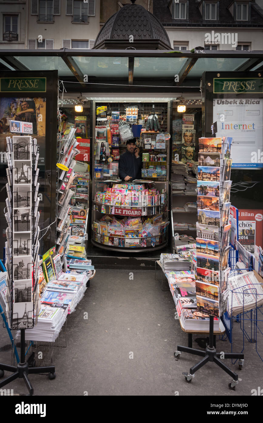 Kiosque magazine et journal Banque de photographies et d’images à haute ...