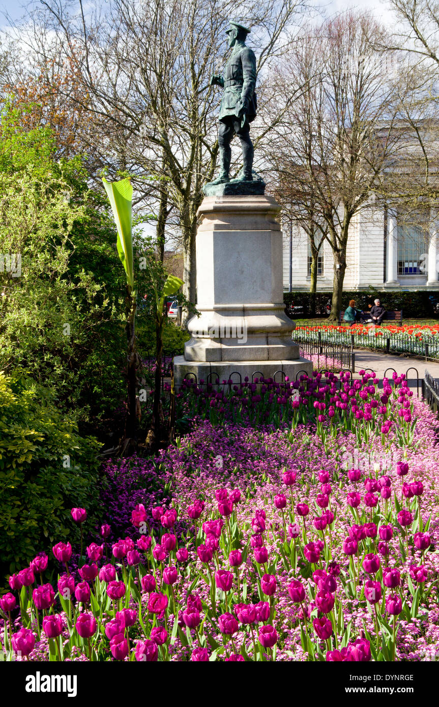 Statue seigneur ninian crichton stuart william goscombe jardins john ...